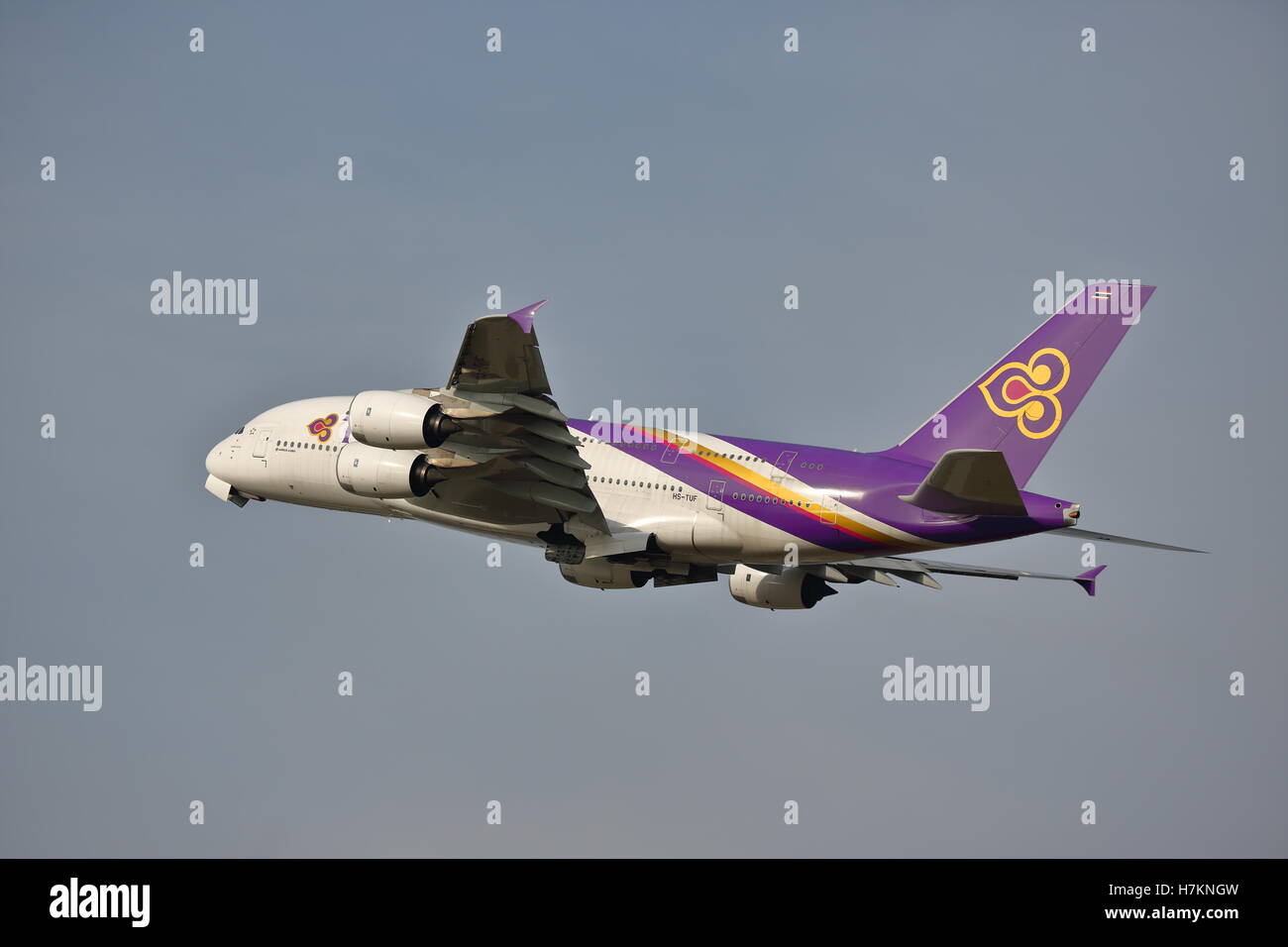 Airplane thai airways take off hi-res stock photography and images - Alamy