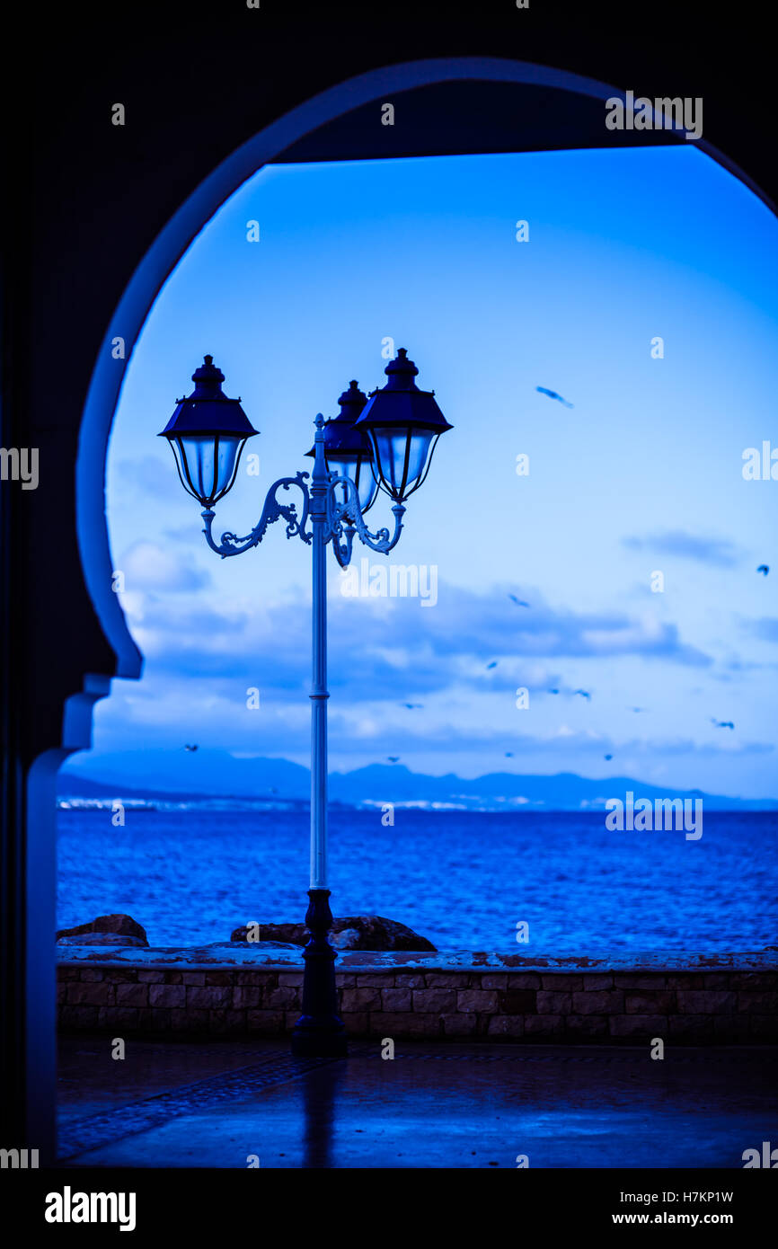 Form arch over street hi-res stock photography and images - Alamy