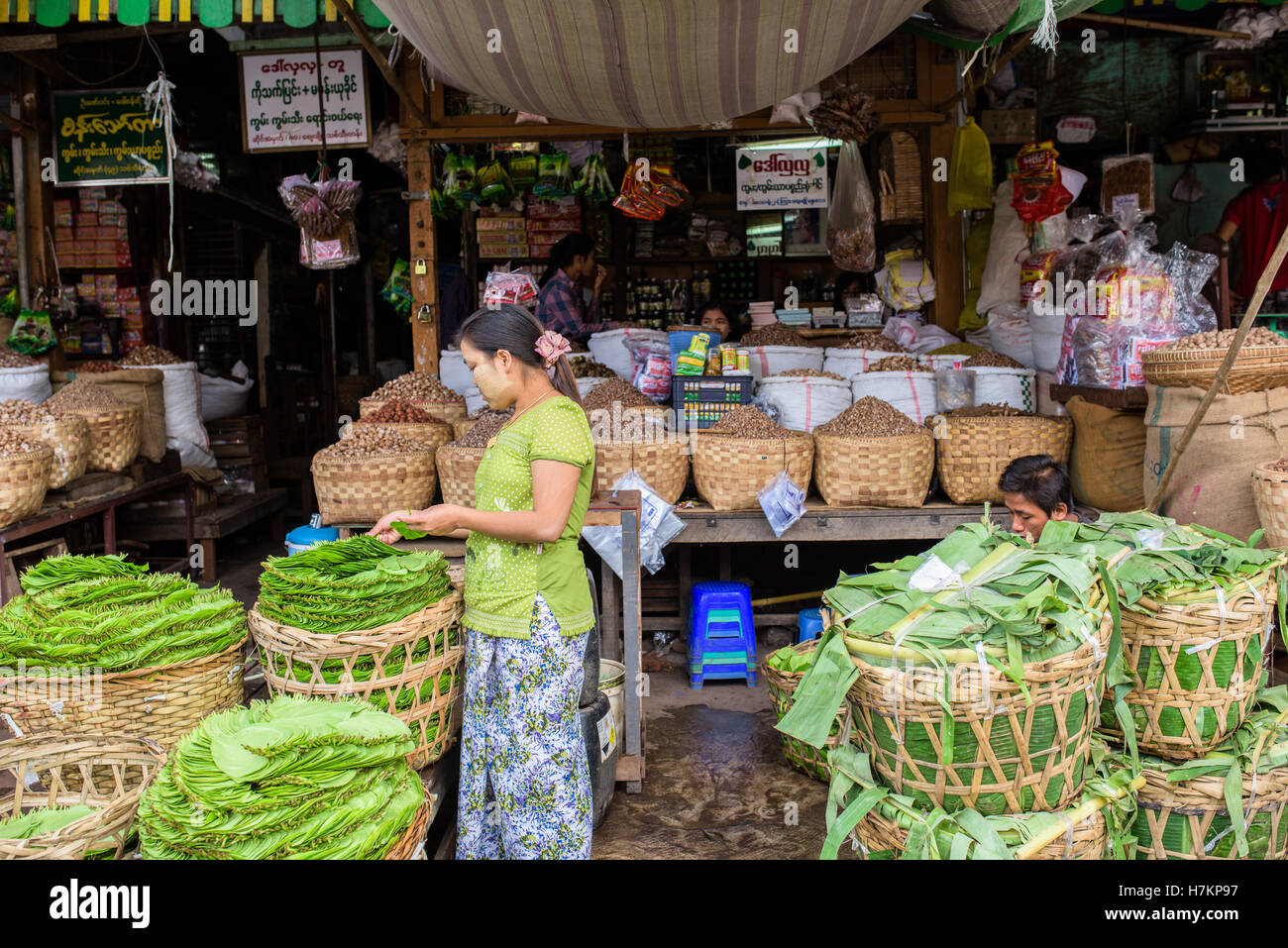 Asian street market with vegetables, fruit and fish Stock Photo - Alamy