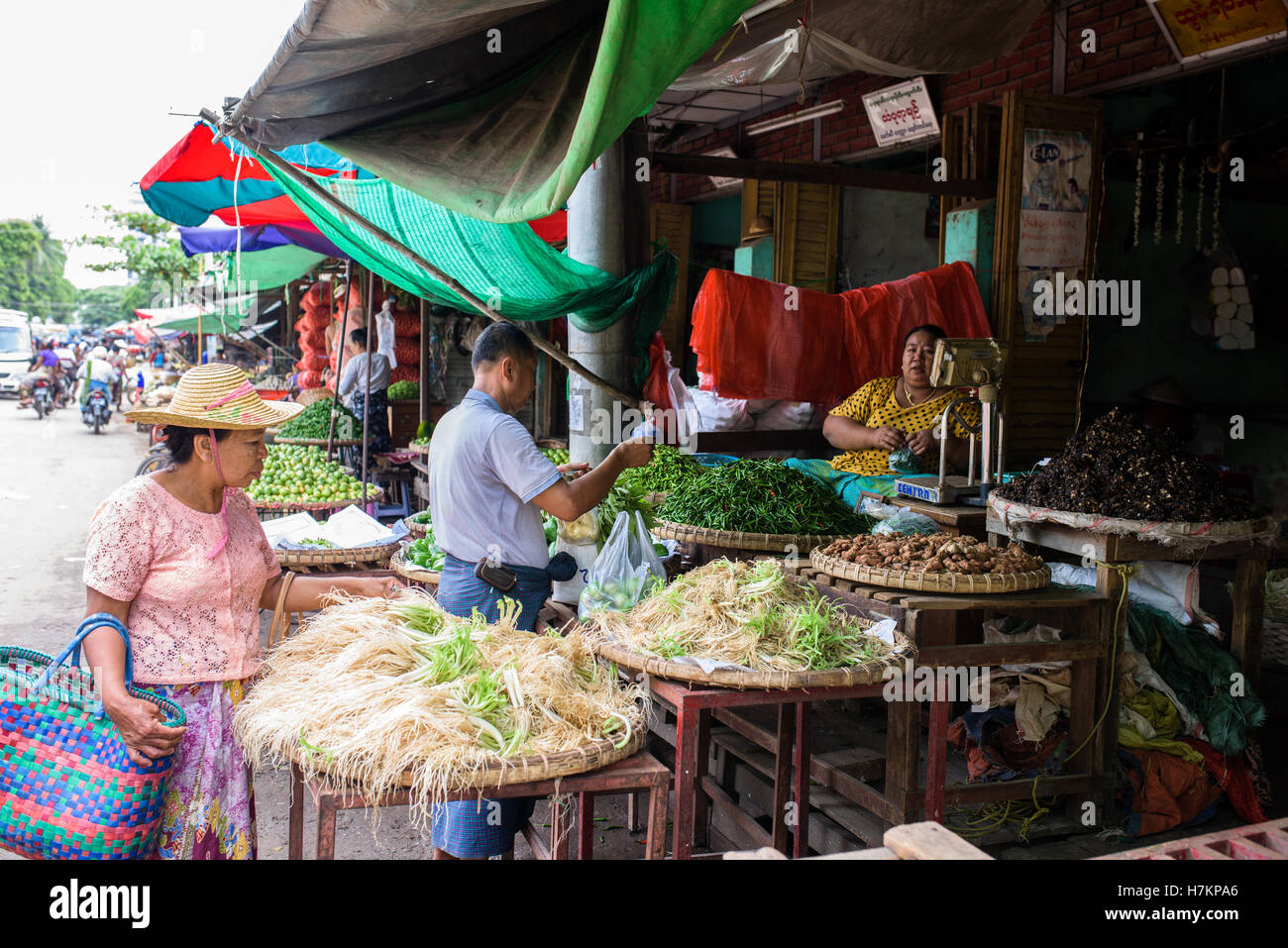 Asian street market with vegetables, fruit and fish Stock Photo - Alamy