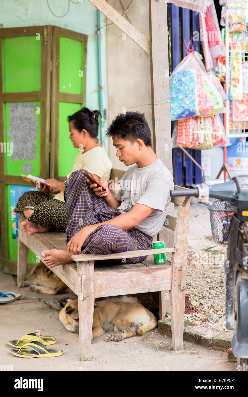 People in the streets of Mandalay, Burma (Myanmar Stock Photo - Alamy