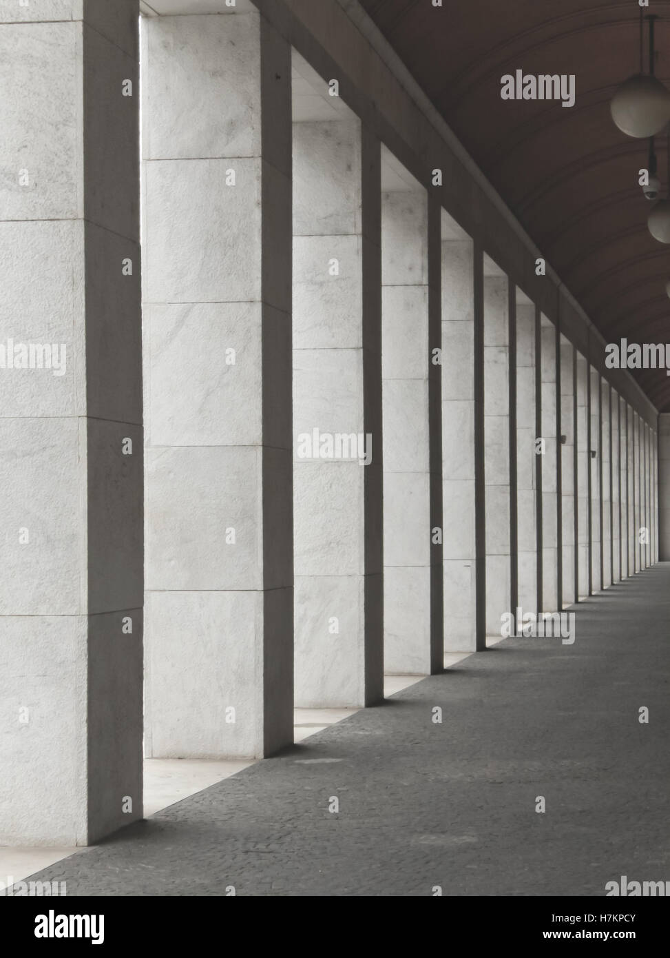 Colonnade perspective hi-res stock photography and images - Alamy