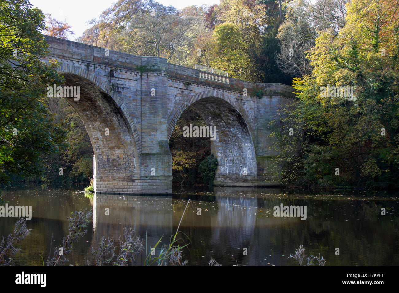 Prebends Bridge in Durham City in autumn Stock Photo - Alamy