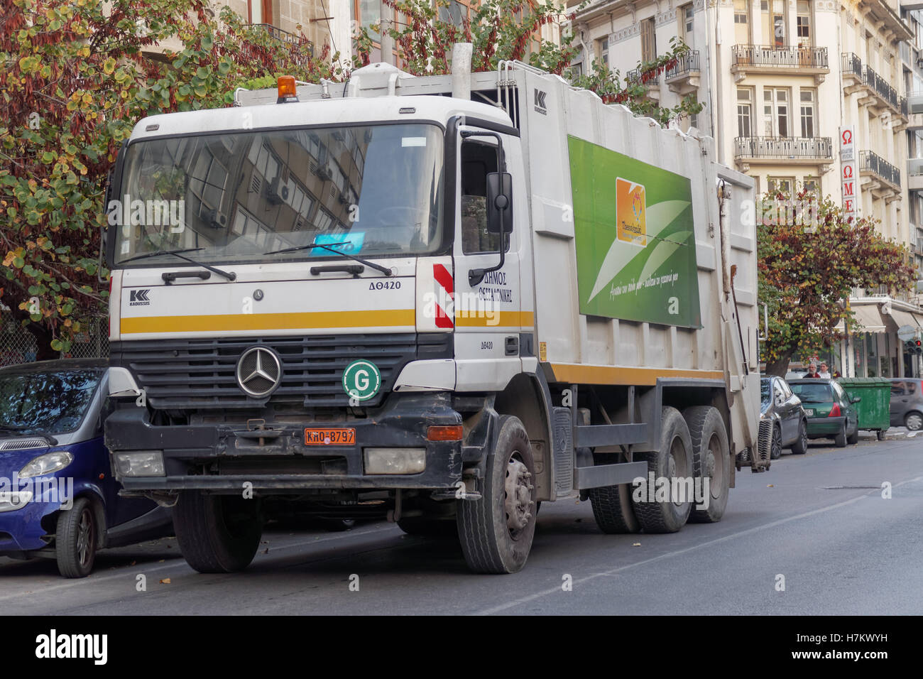 Thessaloniki garbage collection hi-res stock photography and images - Alamy