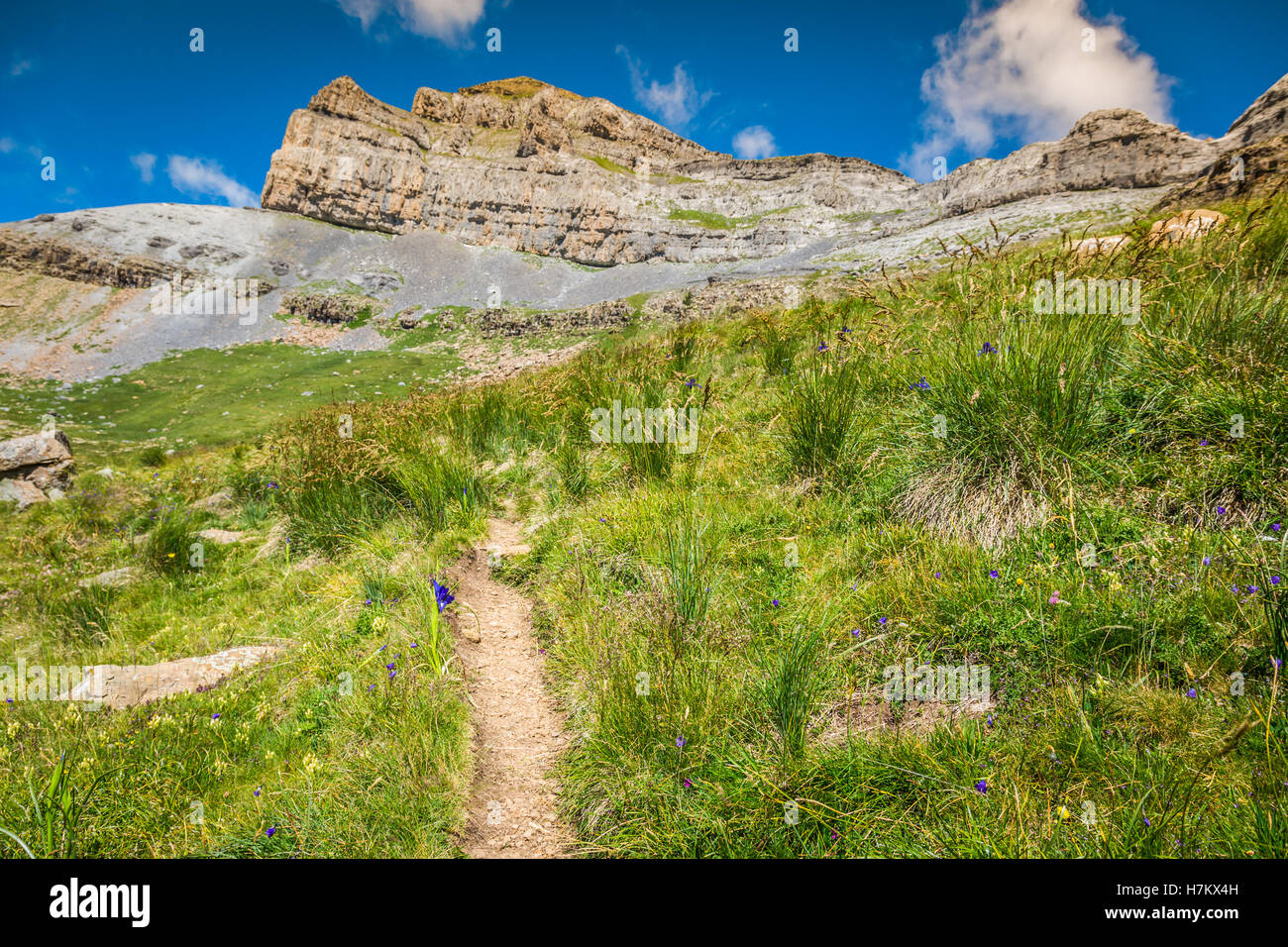 Mountains in the Pyrenees, Ordesa Valley National Park, Aragon, Huesca ...