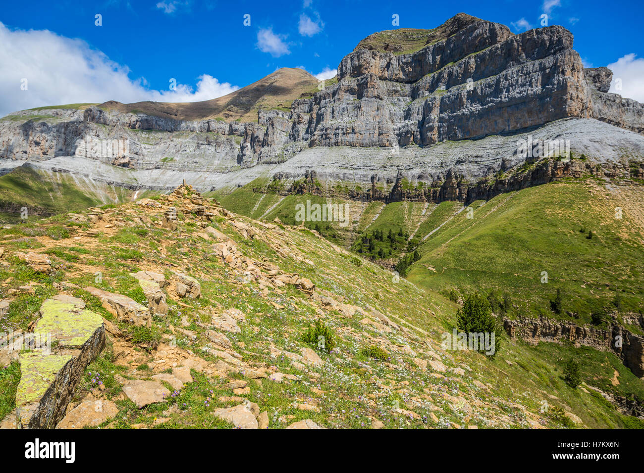 Mountains in the Pyrenees, Ordesa Valley National Park, Aragon, Huesca ...