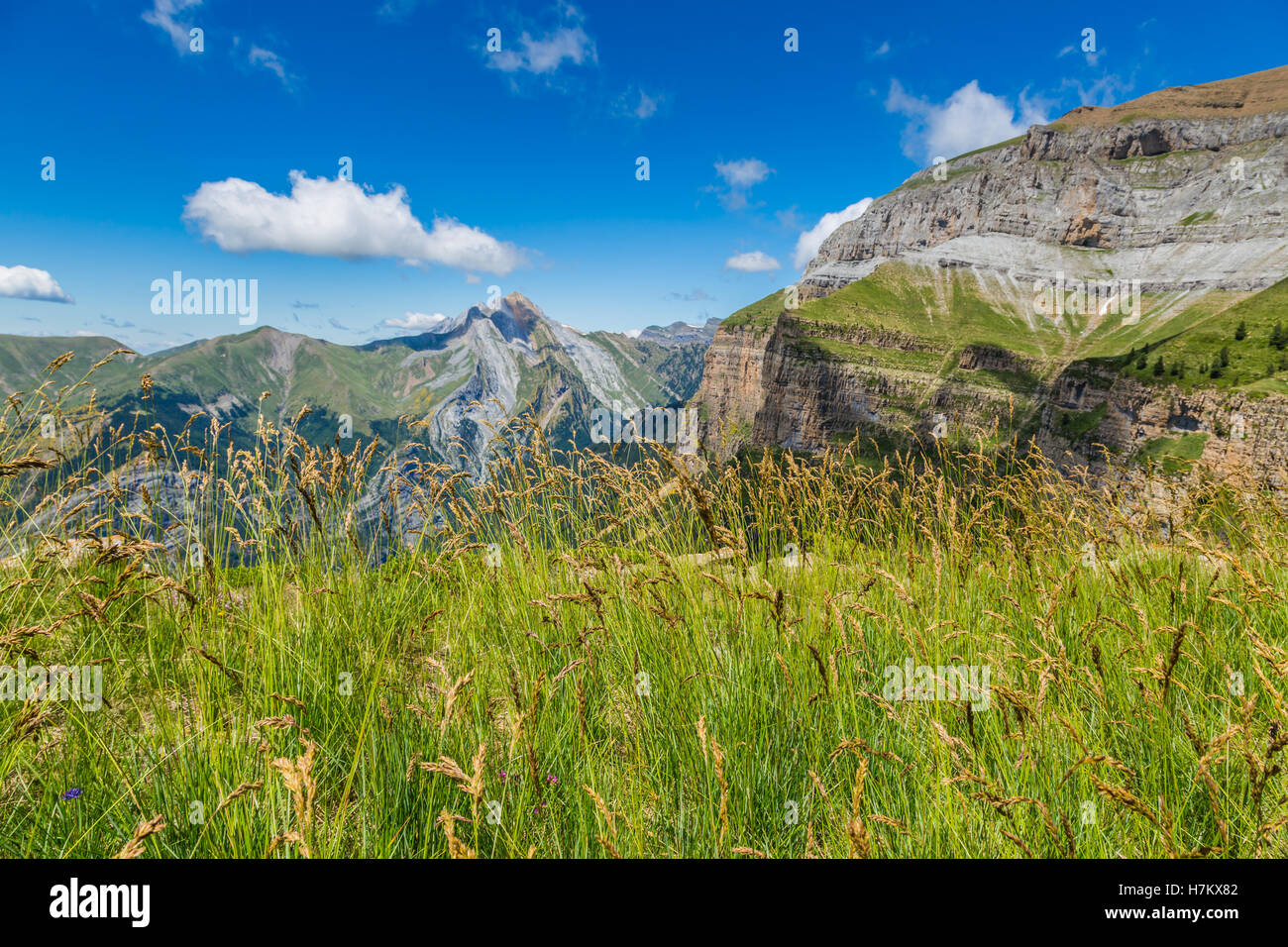 Mountains in the Pyrenees, Ordesa Valley National Park, Aragon, Huesca ...