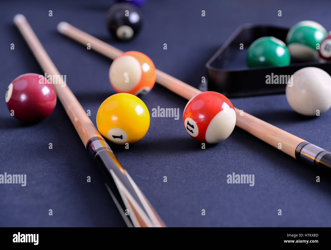 Blue billiard table hi-res stock photography and images - Alamy