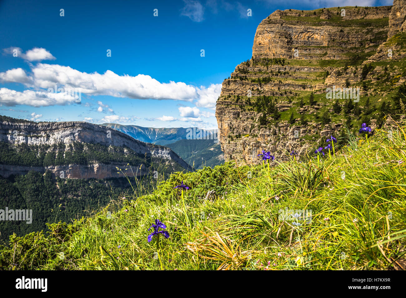 Mountains in the Pyrenees, Ordesa Valley National Park, Aragon, Huesca ...