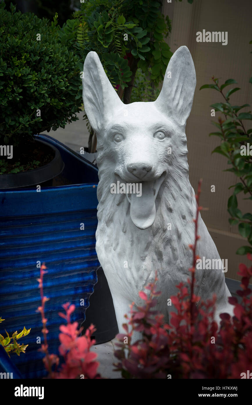 ceramic dog statue Stock Photo - Alamy