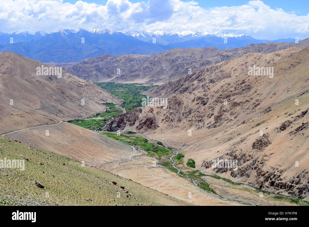 Beautiful ladakh valleys hi-res stock photography and images - Alamy