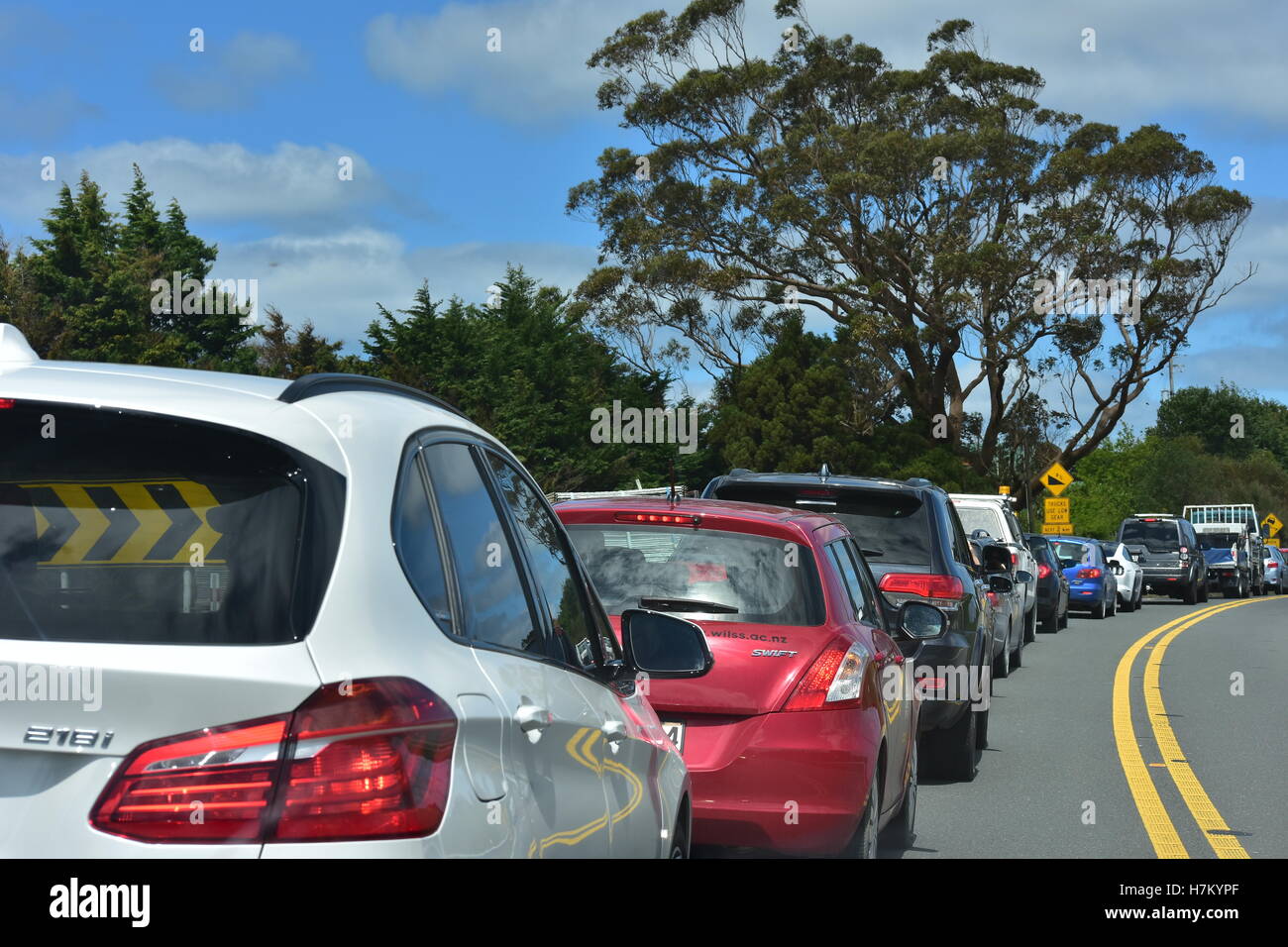 Row wait hi-res stock photography and images - Alamy