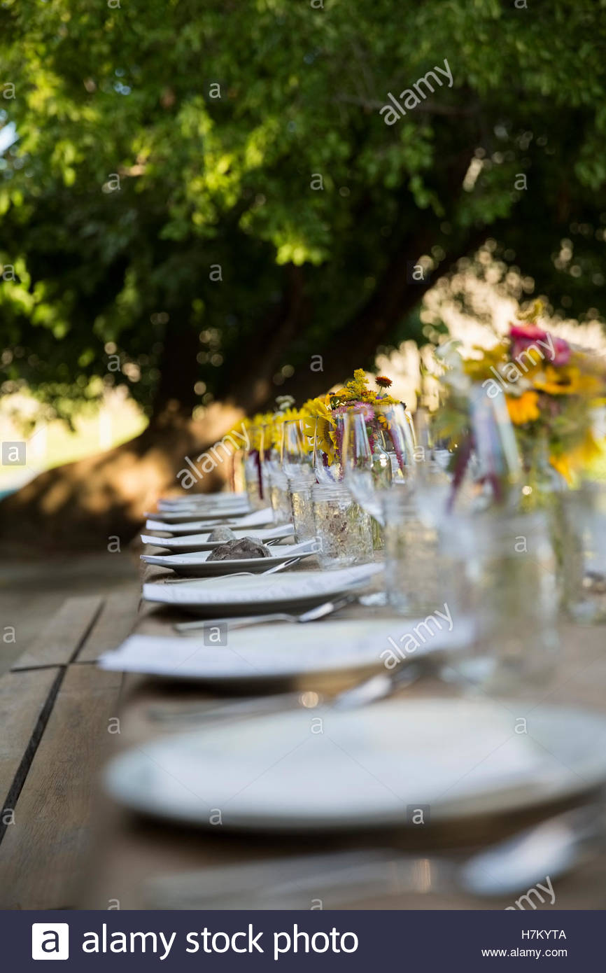 A long table hi-res stock photography and images - Alamy