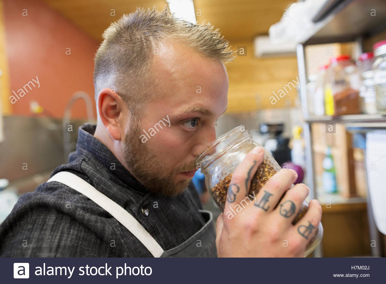 Smelling food spices hi-res stock photography and images - Alamy