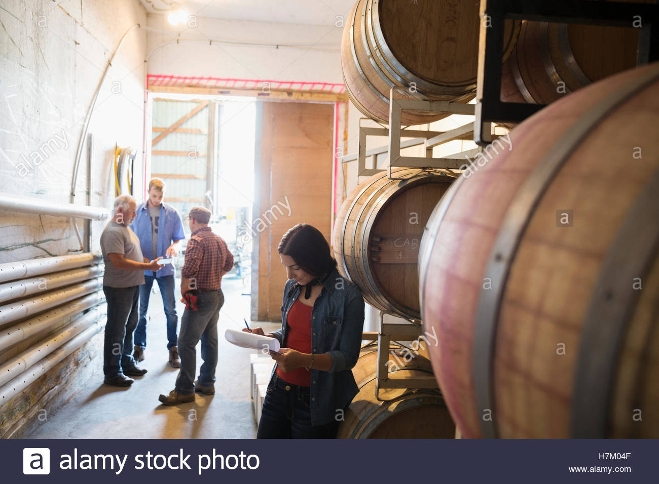 Winery barrel hi-res stock photography and images - Alamy