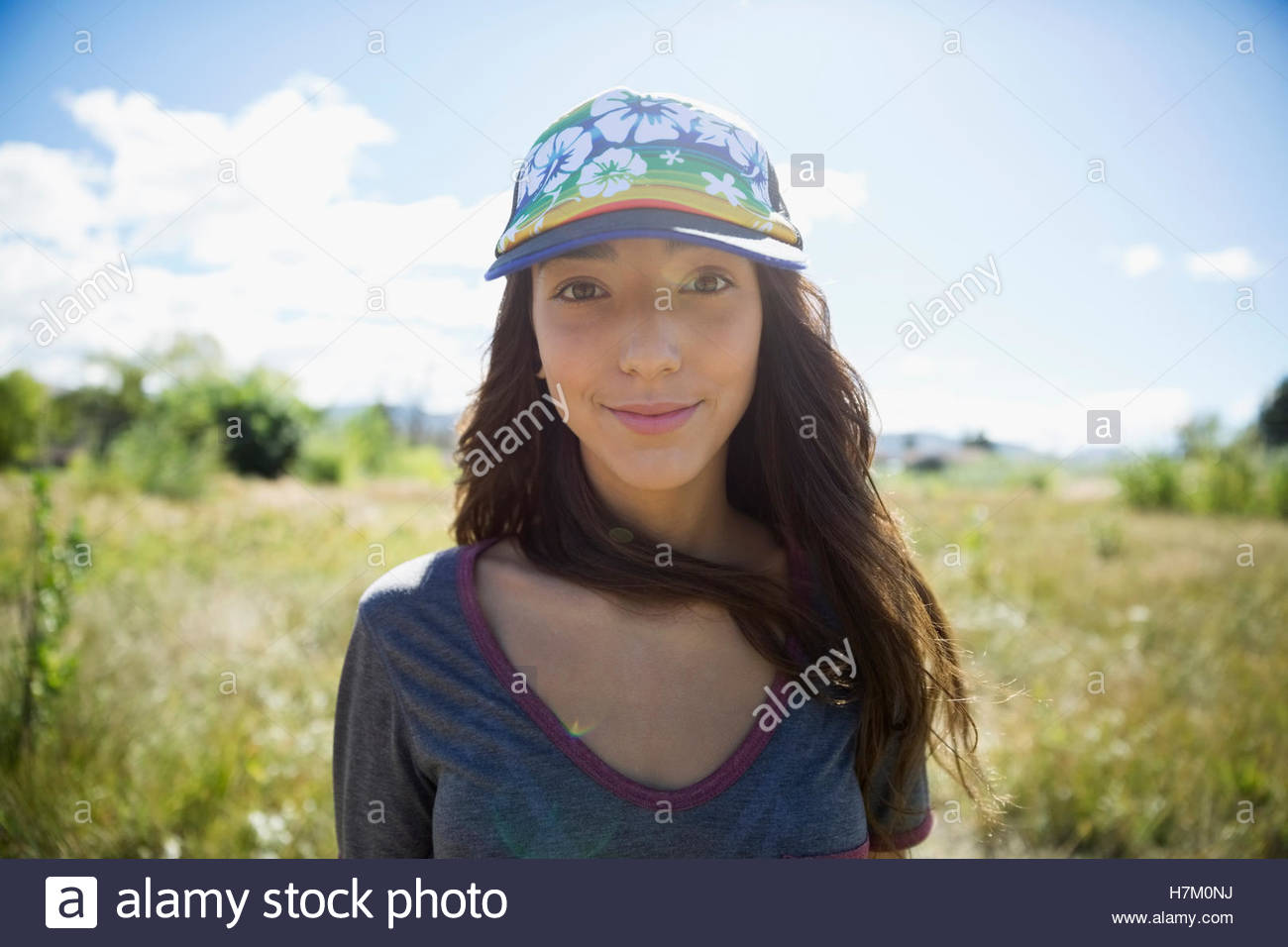 Head and shoulders windy hi-res stock photography and images - Alamy