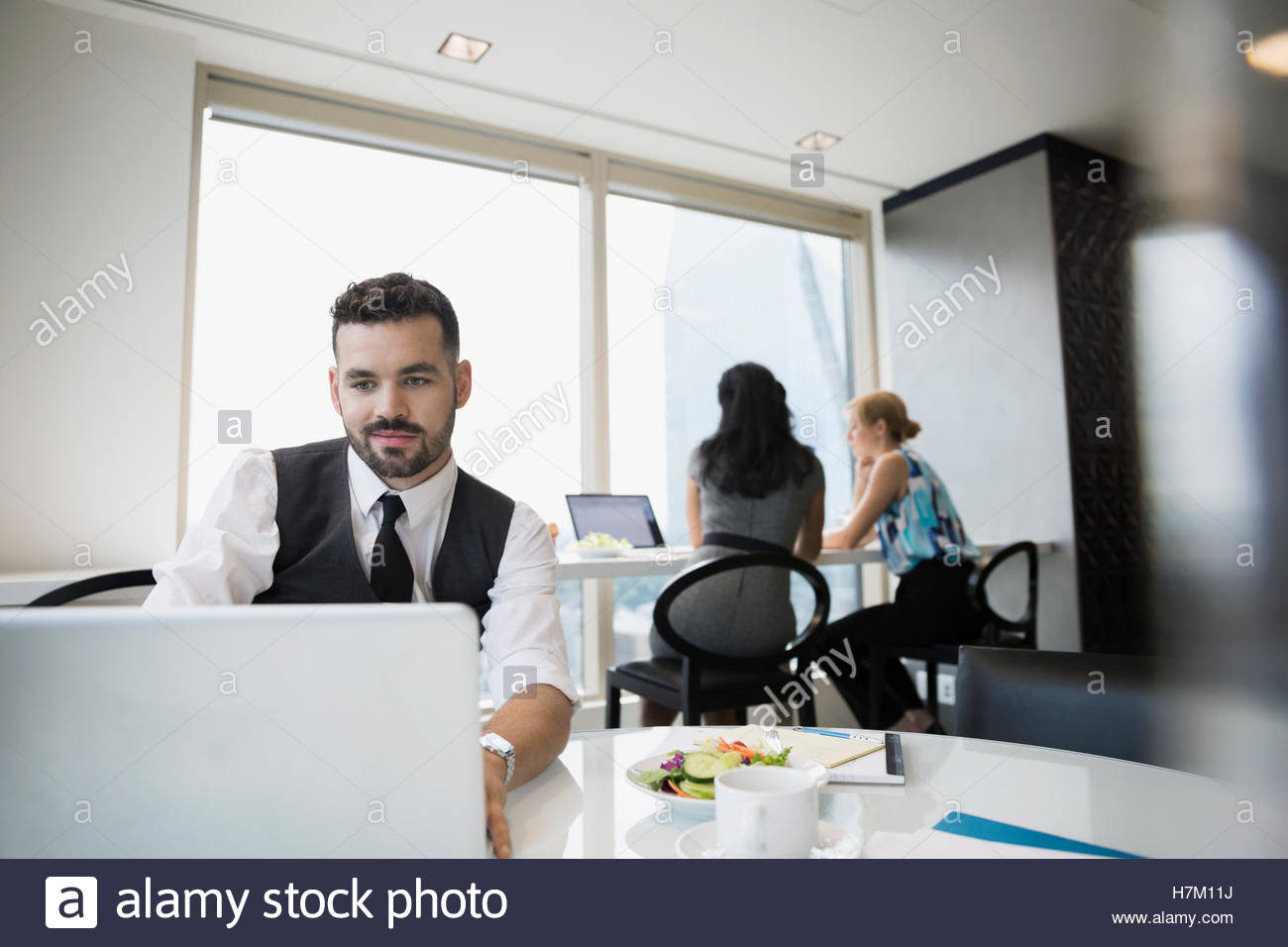 Corporate office cafeteria hi-res stock photography and images - Alamy