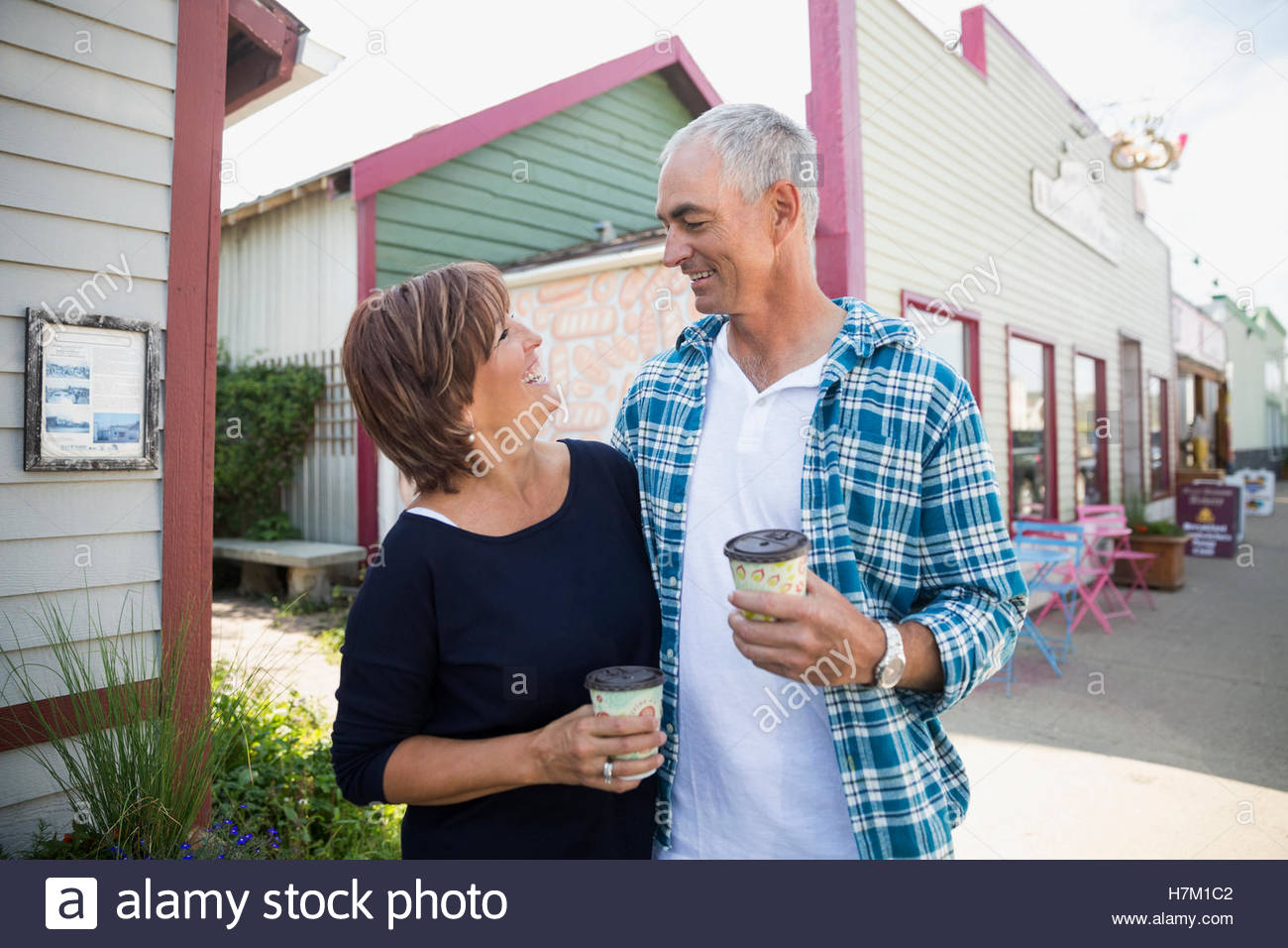 Drinking while walking hi-res stock photography and images - Alamy