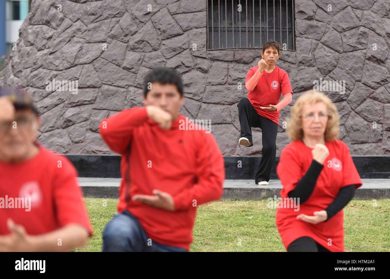 Lima, Peru. 5th Oct, 2016. Learners of Juan I.Vasquez practise Taiji in ...