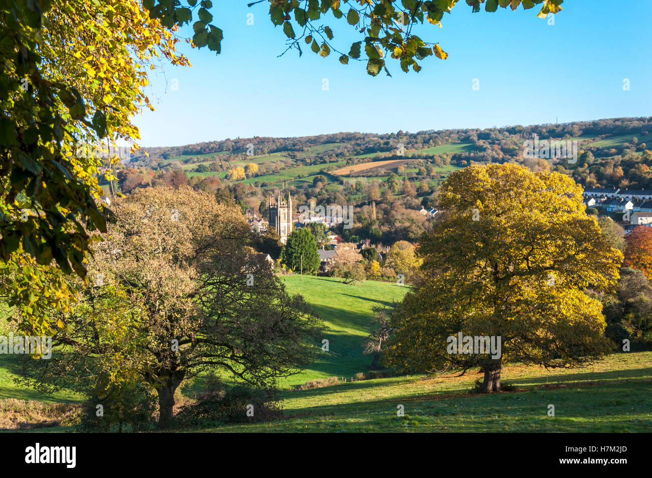 Batheaston, Somerset, England, UK weather. 6th November 2016. St. John ...