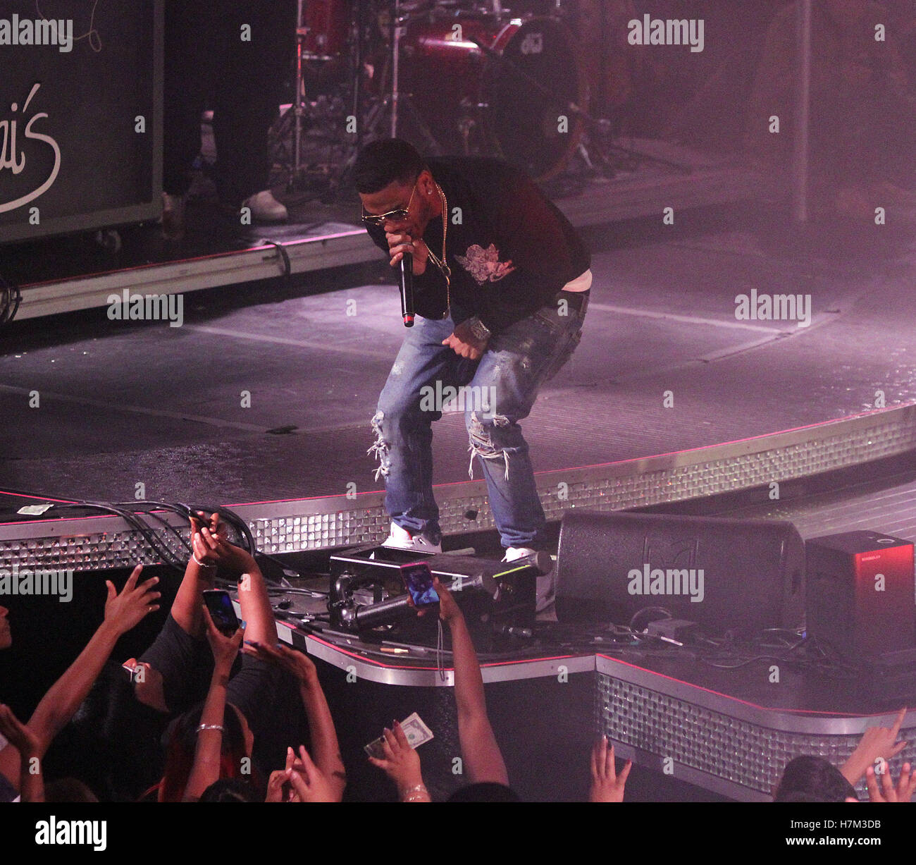 Las Vegas, Nevada, USA. 6th Nov, 2016. Rapper Nelly continues his ...