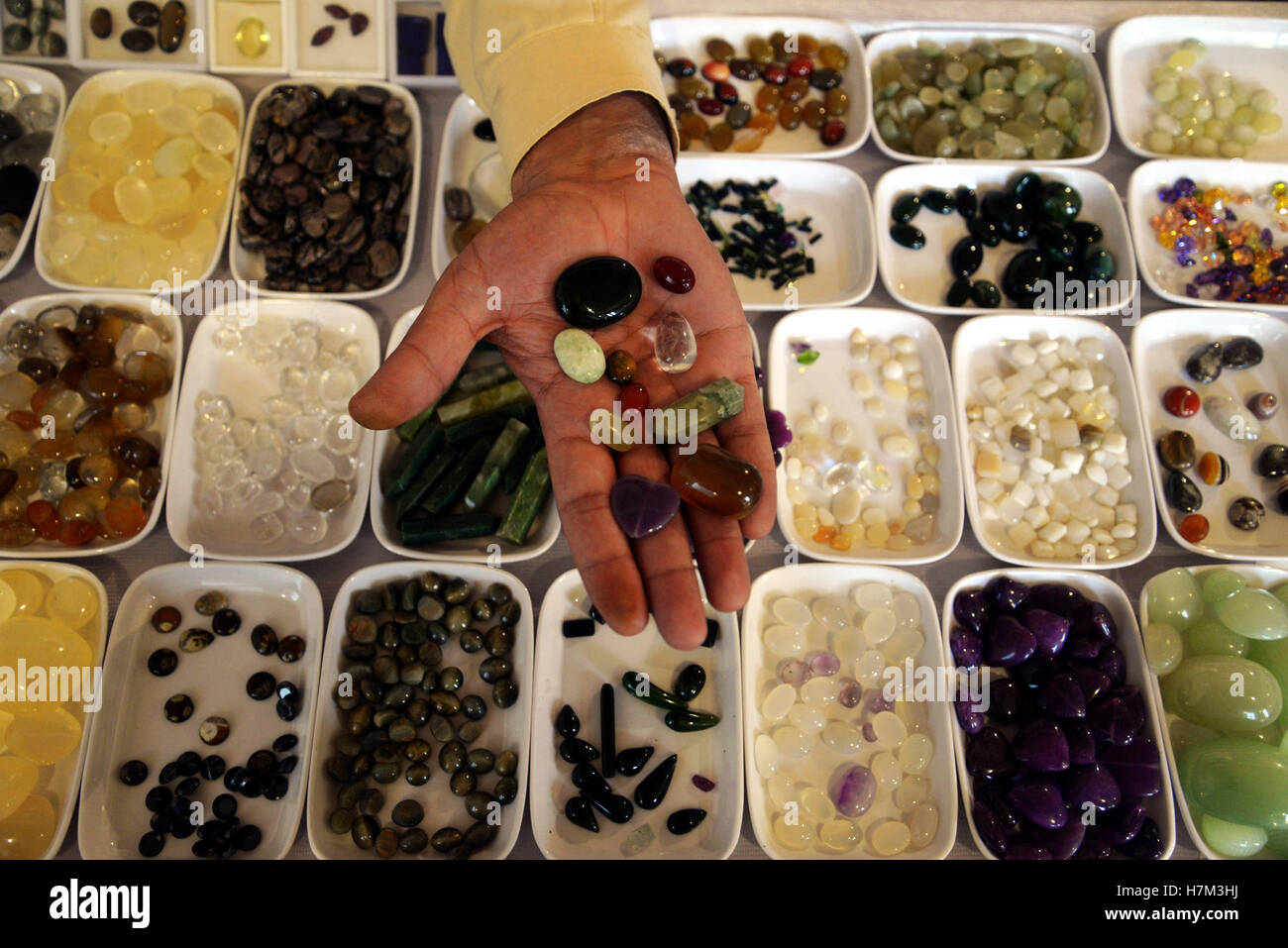 Iran jewellery hi-res stock photography and images - Alamy