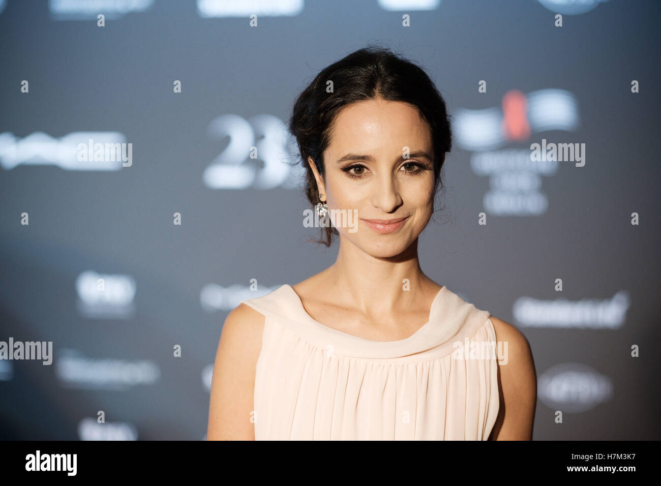 Berlin, Germany. 5th Nov, 2016. Actress Stephanie Stumph arrives at the ...