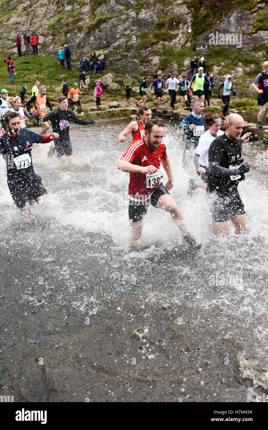 Dovedale dash 2016 hi-res stock photography and images - Alamy