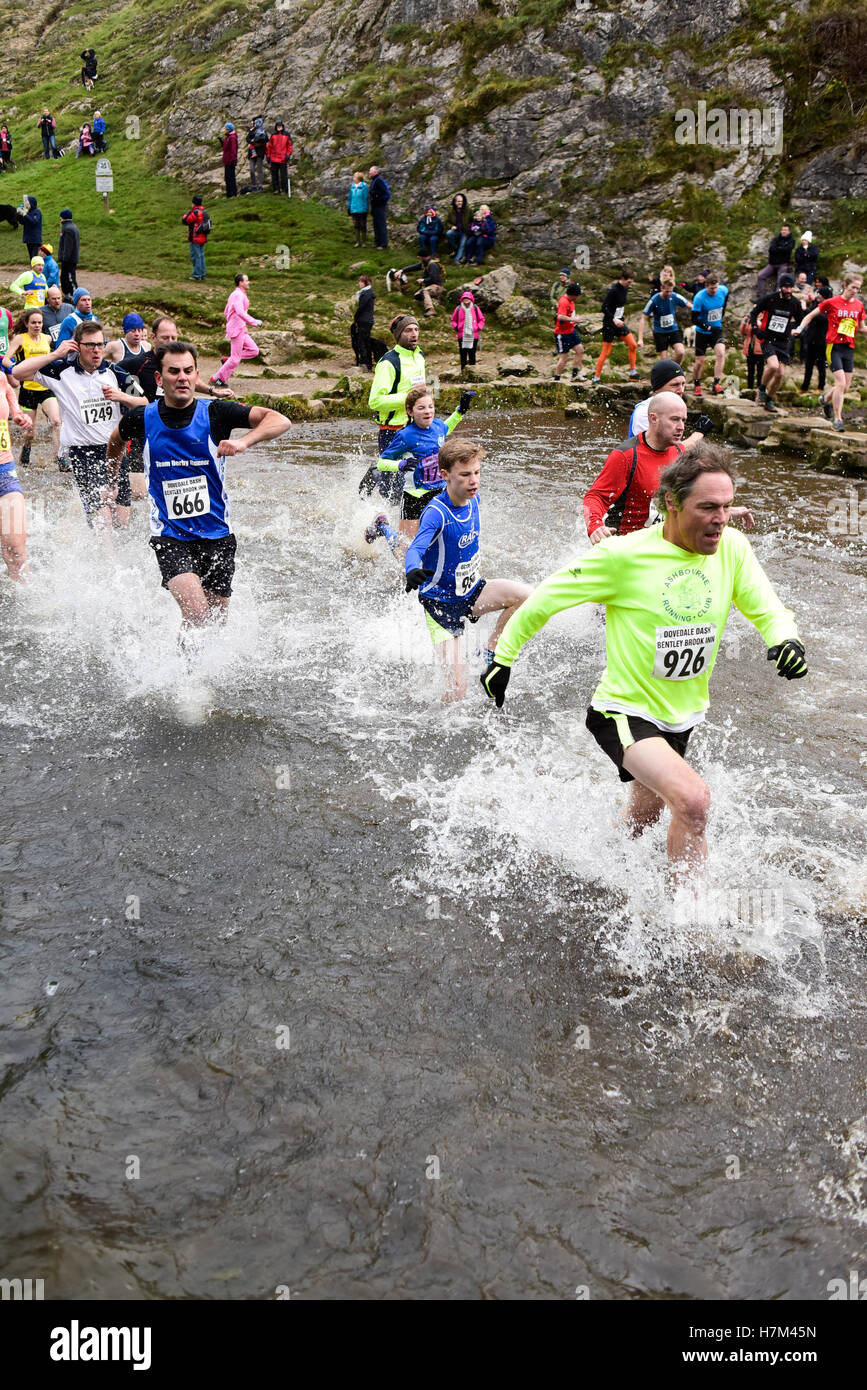 Dovedale dash 2016 hi-res stock photography and images - Alamy