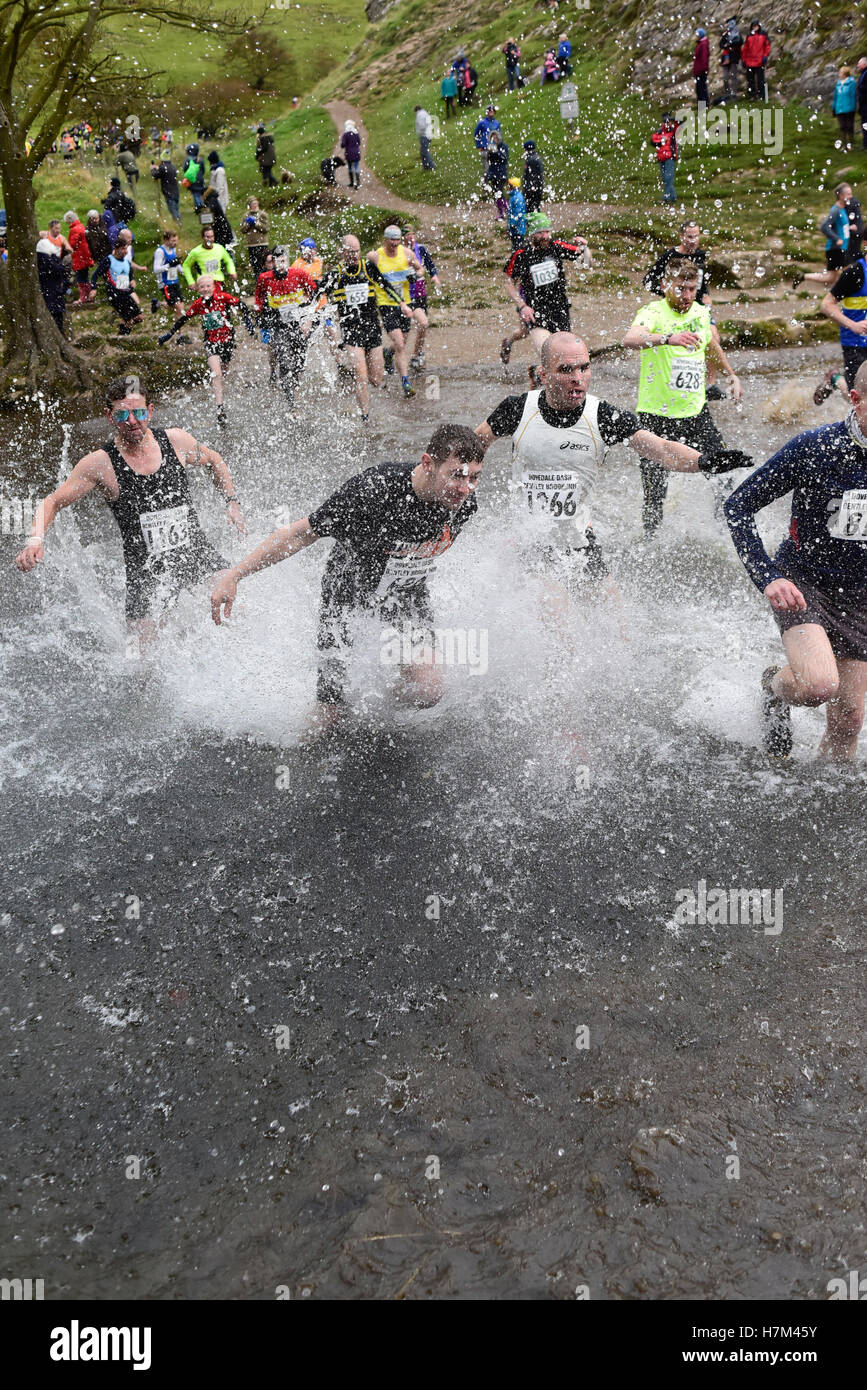 Dovedale dash 2016 hi-res stock photography and images - Alamy