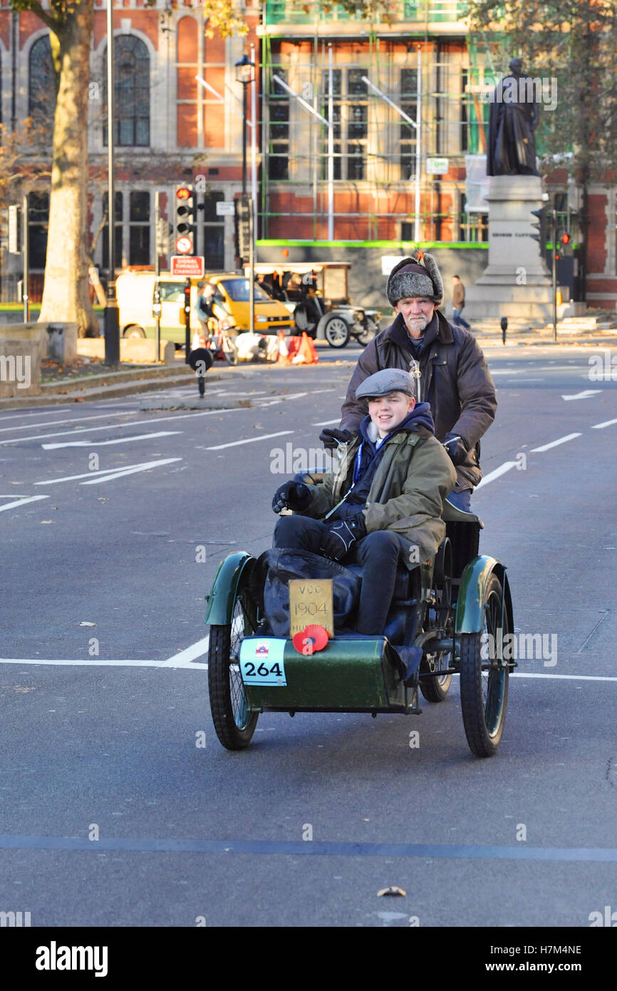 London, UK. 6th Nov, 2016. A 1904 Humber Olympia Tandem driving through ...