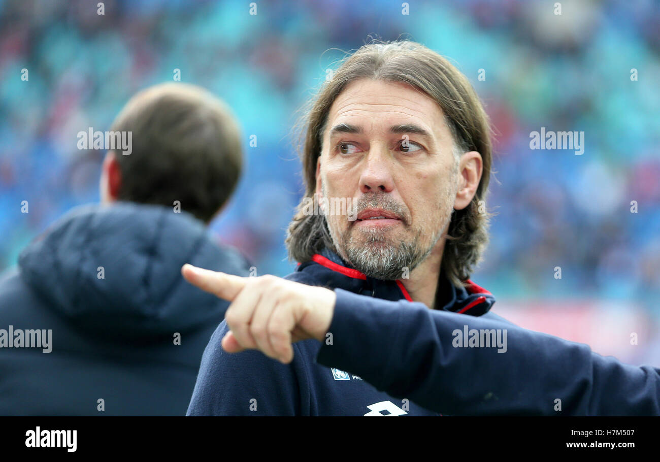 Leipzig, Germany. 6th Nov, 2016. Mainz' coach Martin Schmidt reacts ...