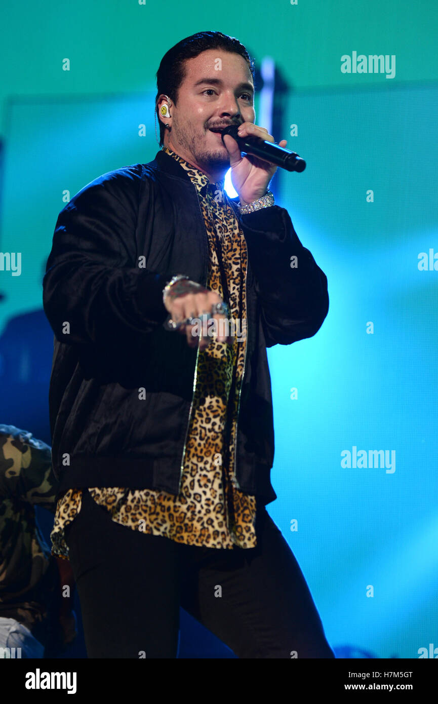 J balvin hi-res stock photography and images - Alamy