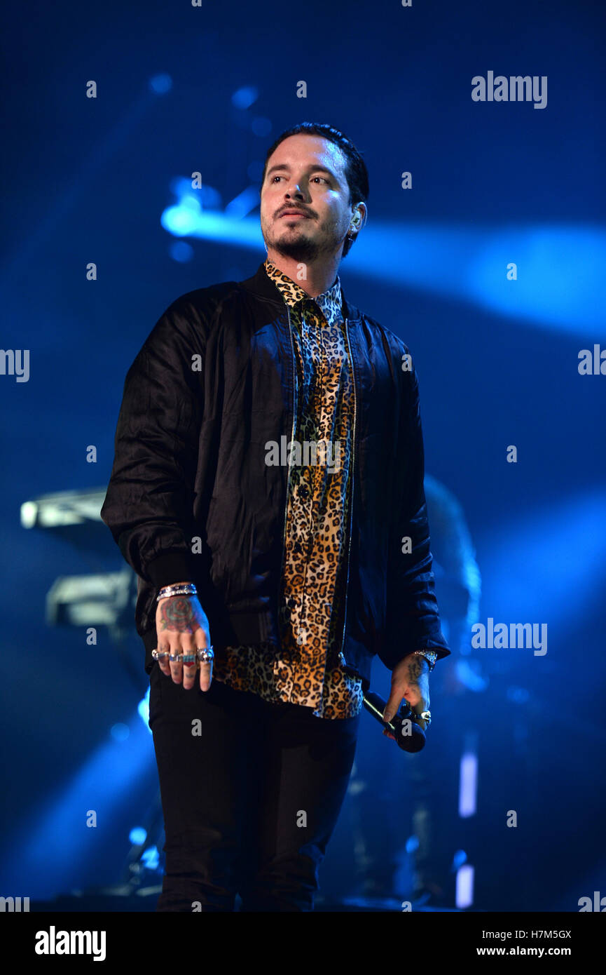 Miami, FL, USA. 5th Nov, 2016. J Balvin at iHeartRadio Fiesta Latina ...