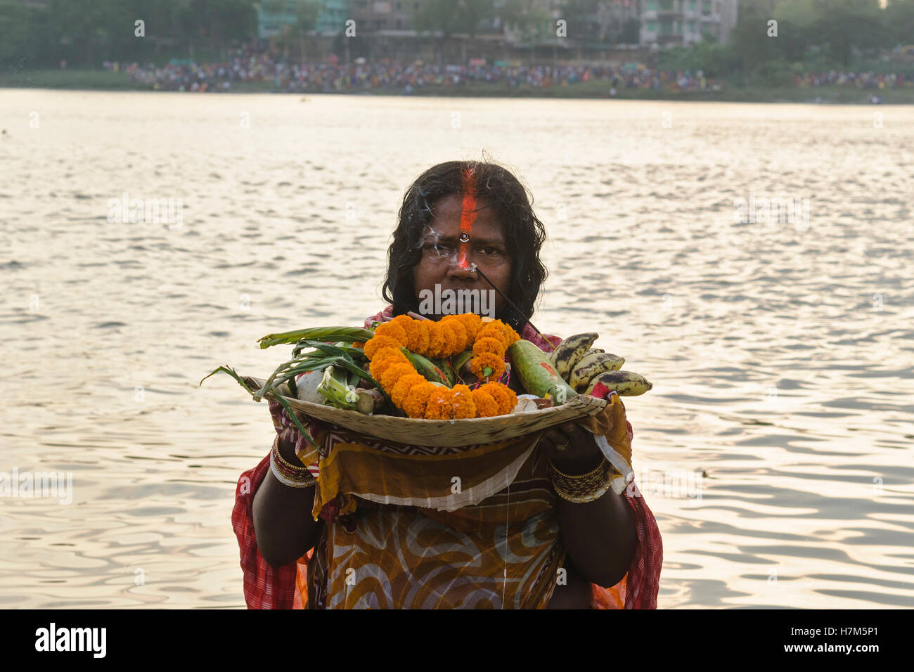 Chhath ghats hi-res stock photography and images - Alamy