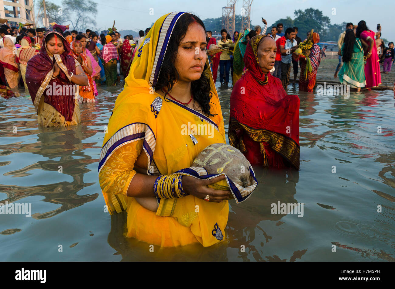 Chhath ghats hi-res stock photography and images - Alamy