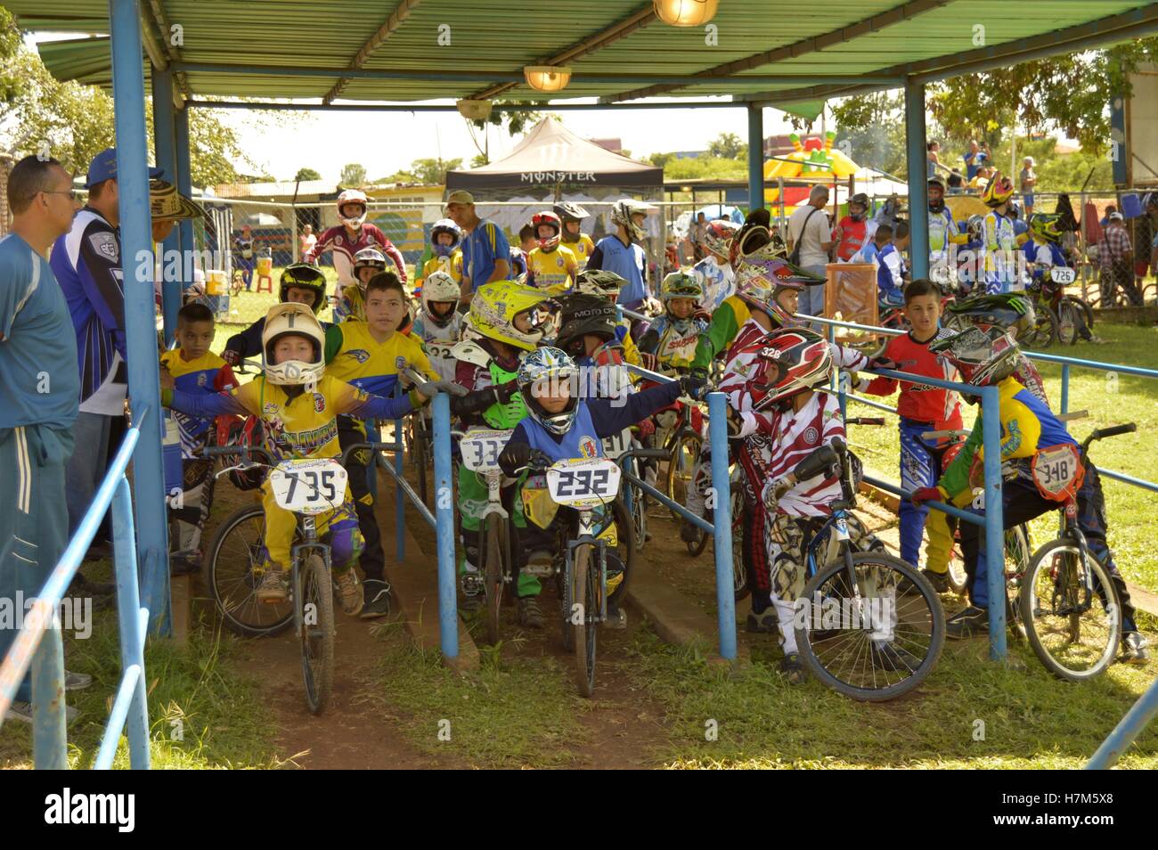 Puerto Ordaz, Venezuela. 6th Nov, 2016. action on the track of Puerto ...