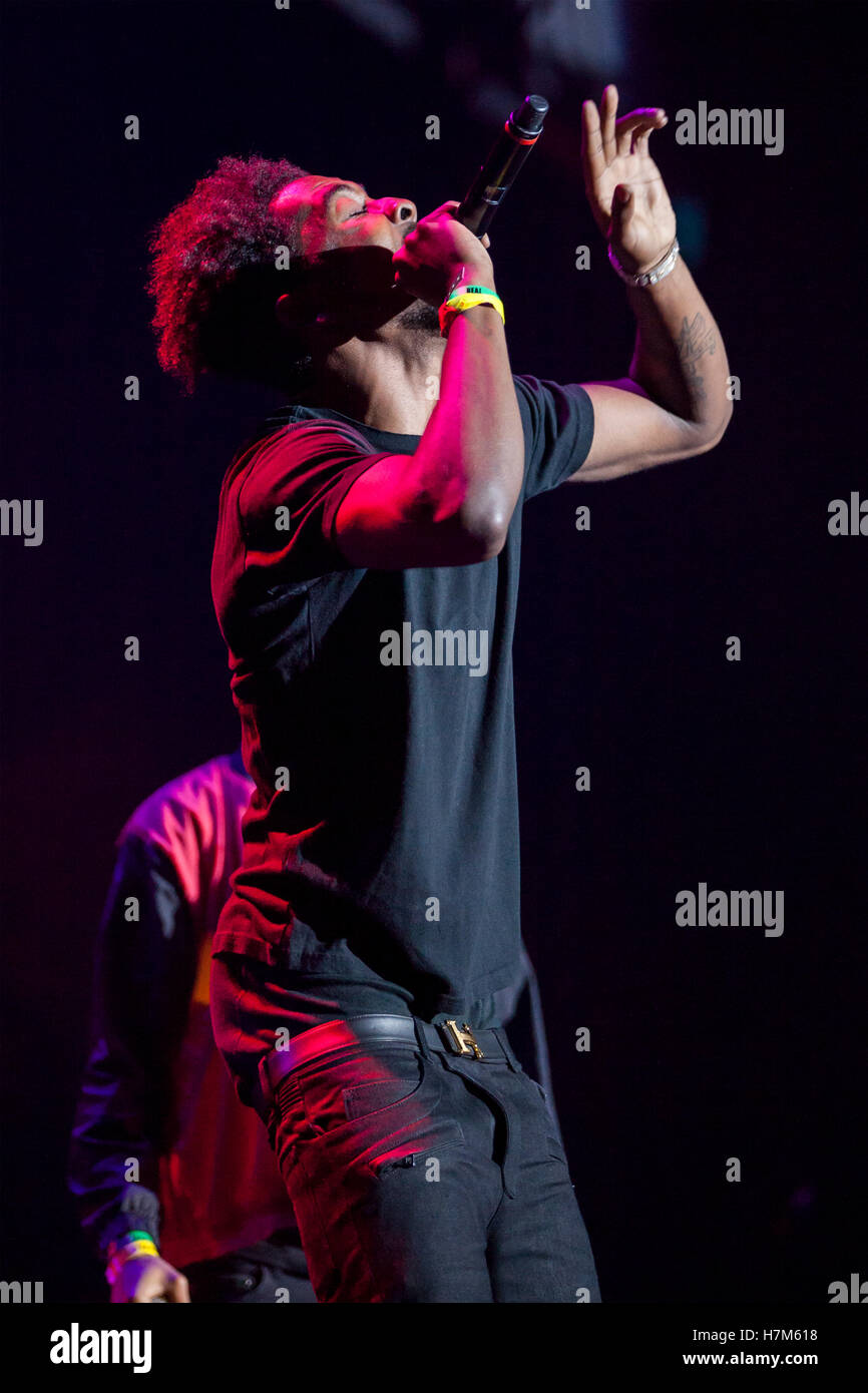 Los Angeles, California, USA. 5th Nov, 2016. Rapper Desiigner performs ...