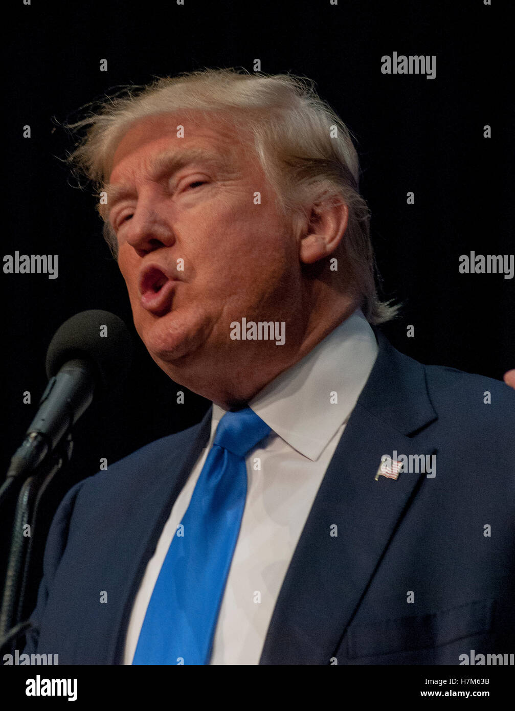 Sioux CIty, Iowa, USA, 6th November, 2016 Donald Trump addresses the ...