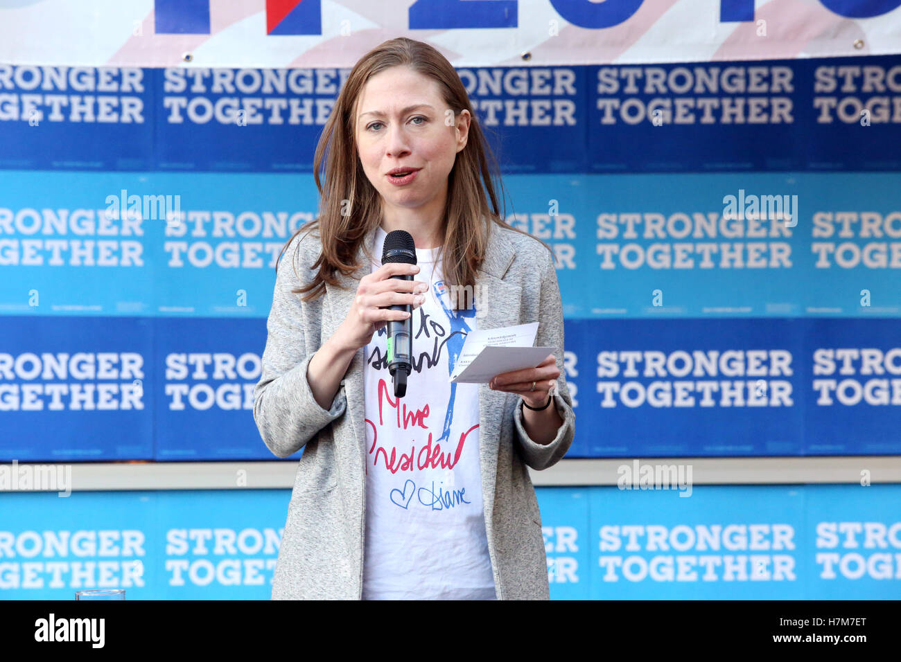 Elkins Park, PA, USA. 6th Nov, 2016. Chelsea Clinton pictured ...