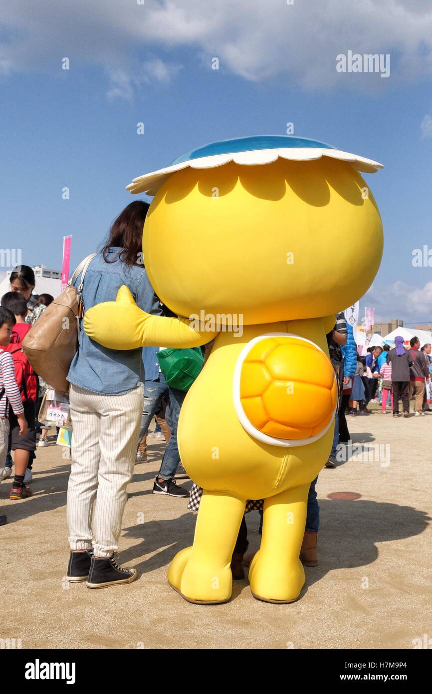 Japanese mascot characters at the Yuru-Kyara Grand Prix on November 6 ...