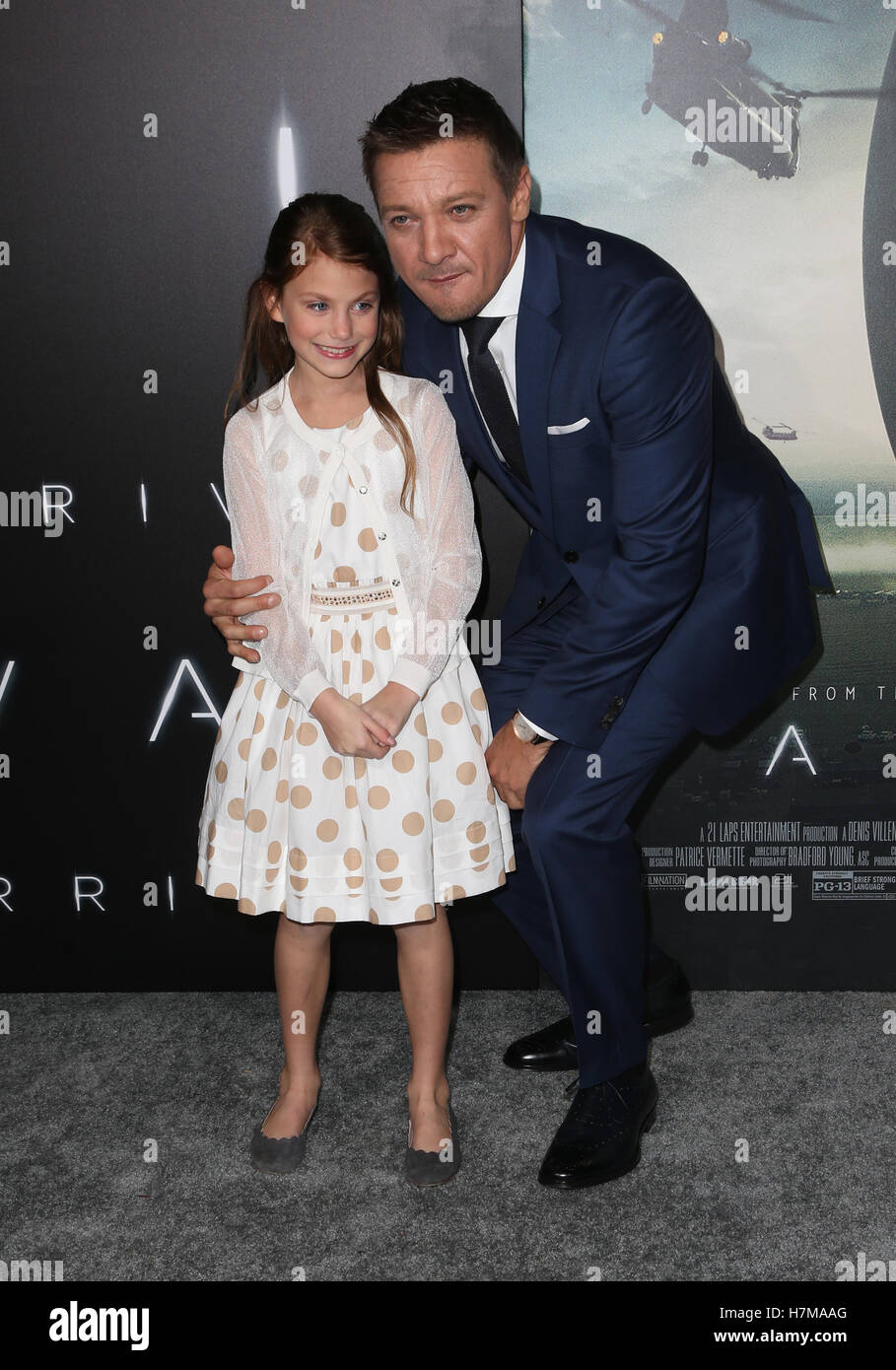 Abigail pniowsky jeremy renner hi-res stock photography and images - Alamy