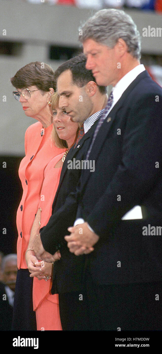 Fbi director louis freeh fbi hi-res stock photography and images - Alamy