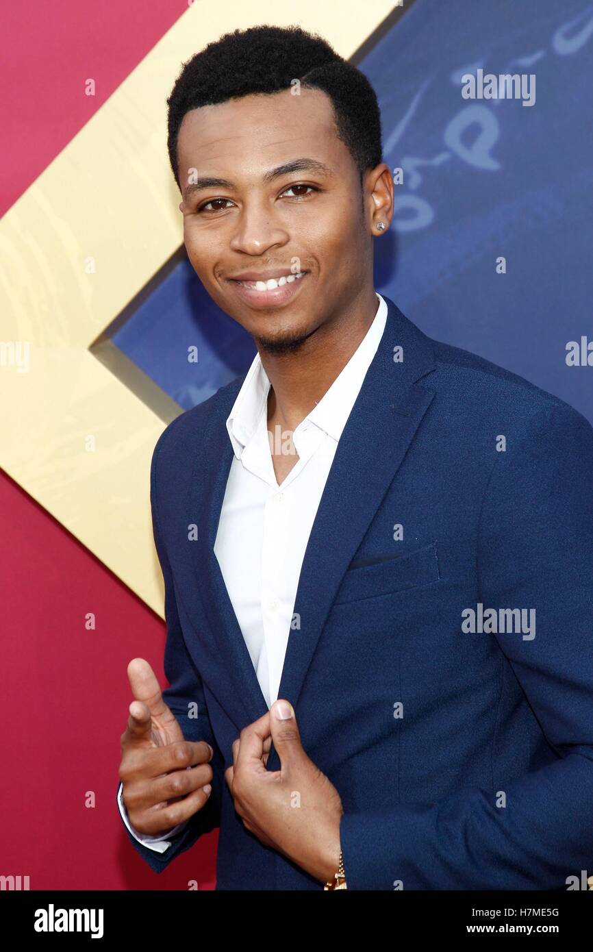 Las Vegas, NV, USA. 6th Nov, 2016. Kevin Ross at arrivals for Soul ...