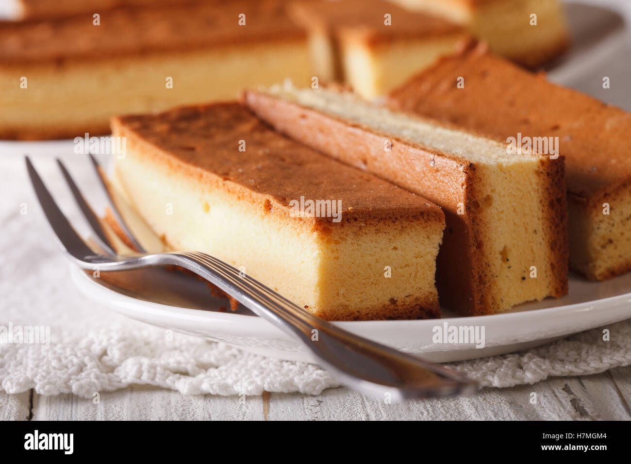 Castella cake hi-res stock photography and images - Alamy