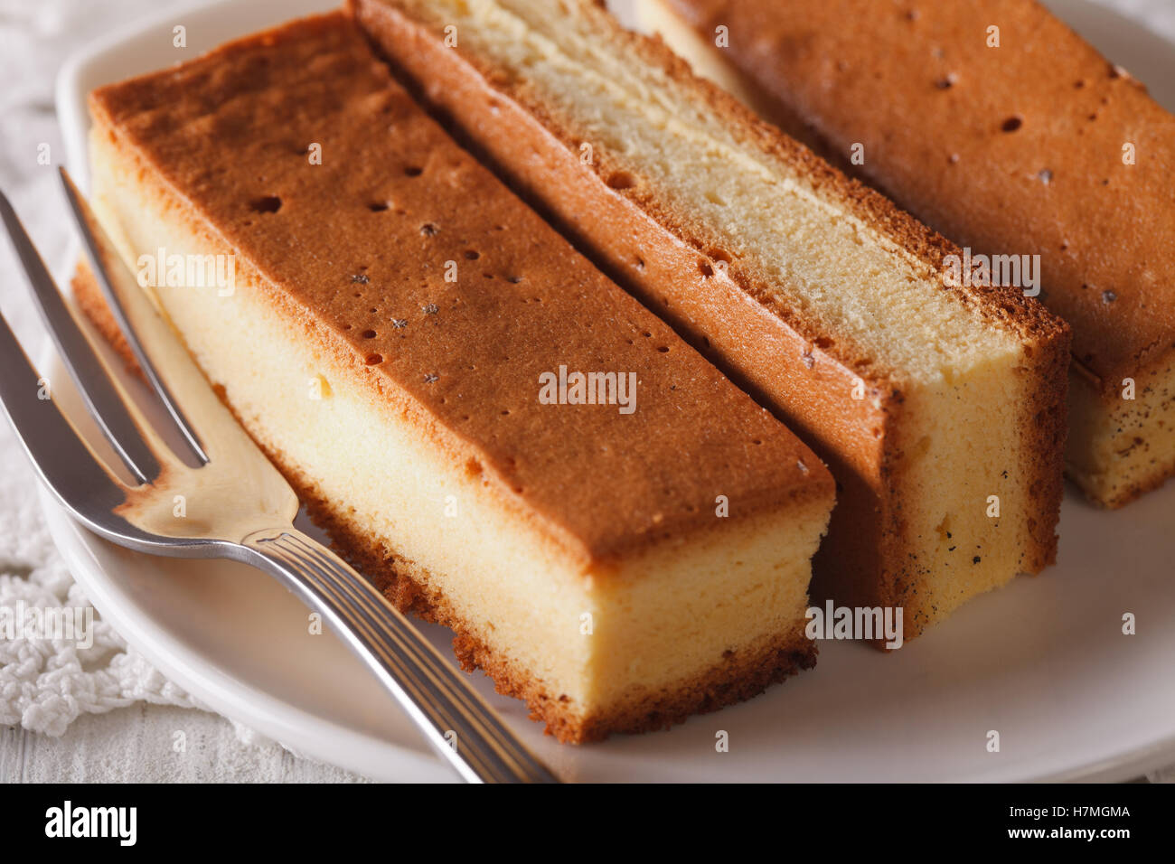 Castella hi-res stock photography and images - Alamy