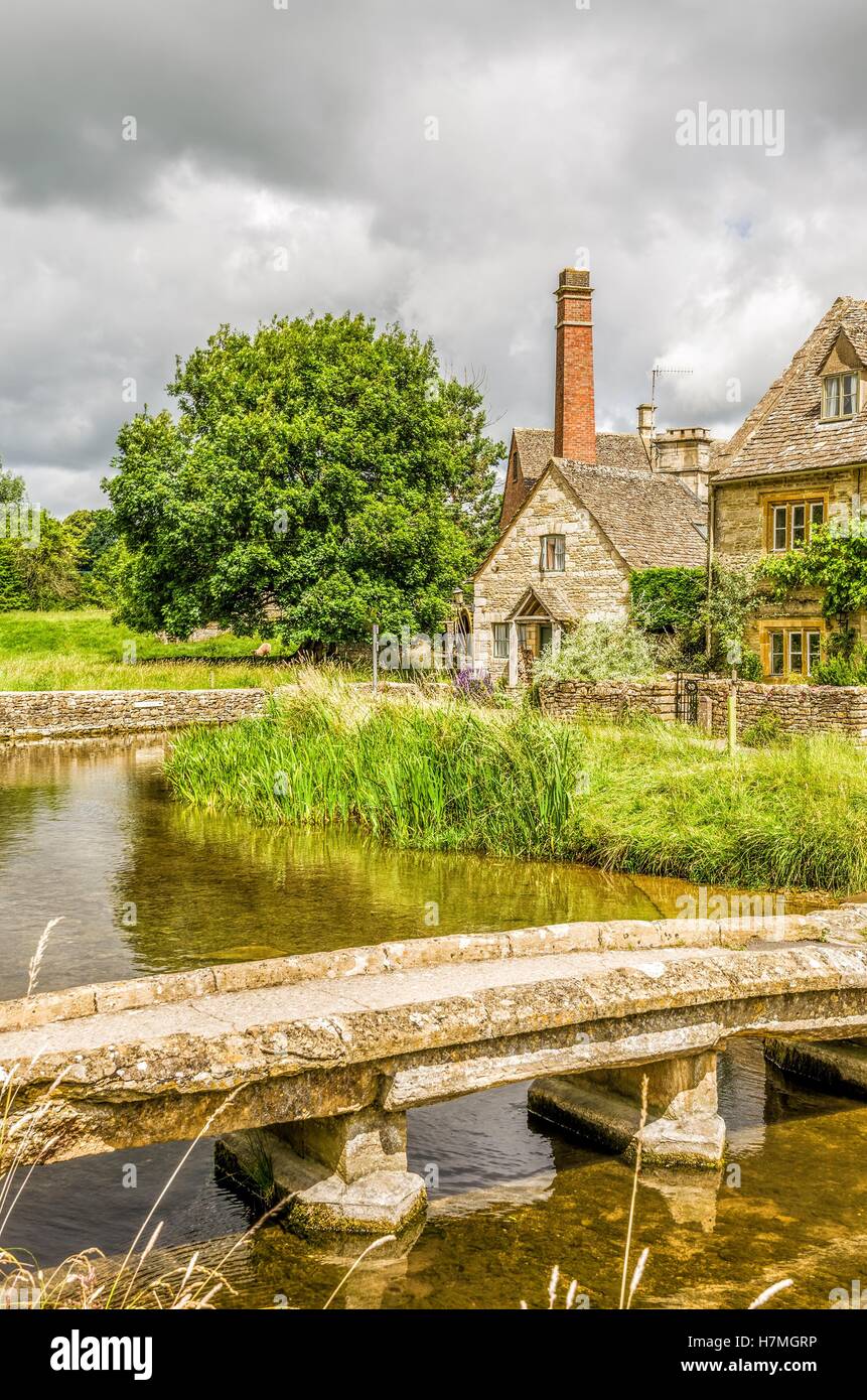 Footbridge over River Eye Stock Photo - Alamy