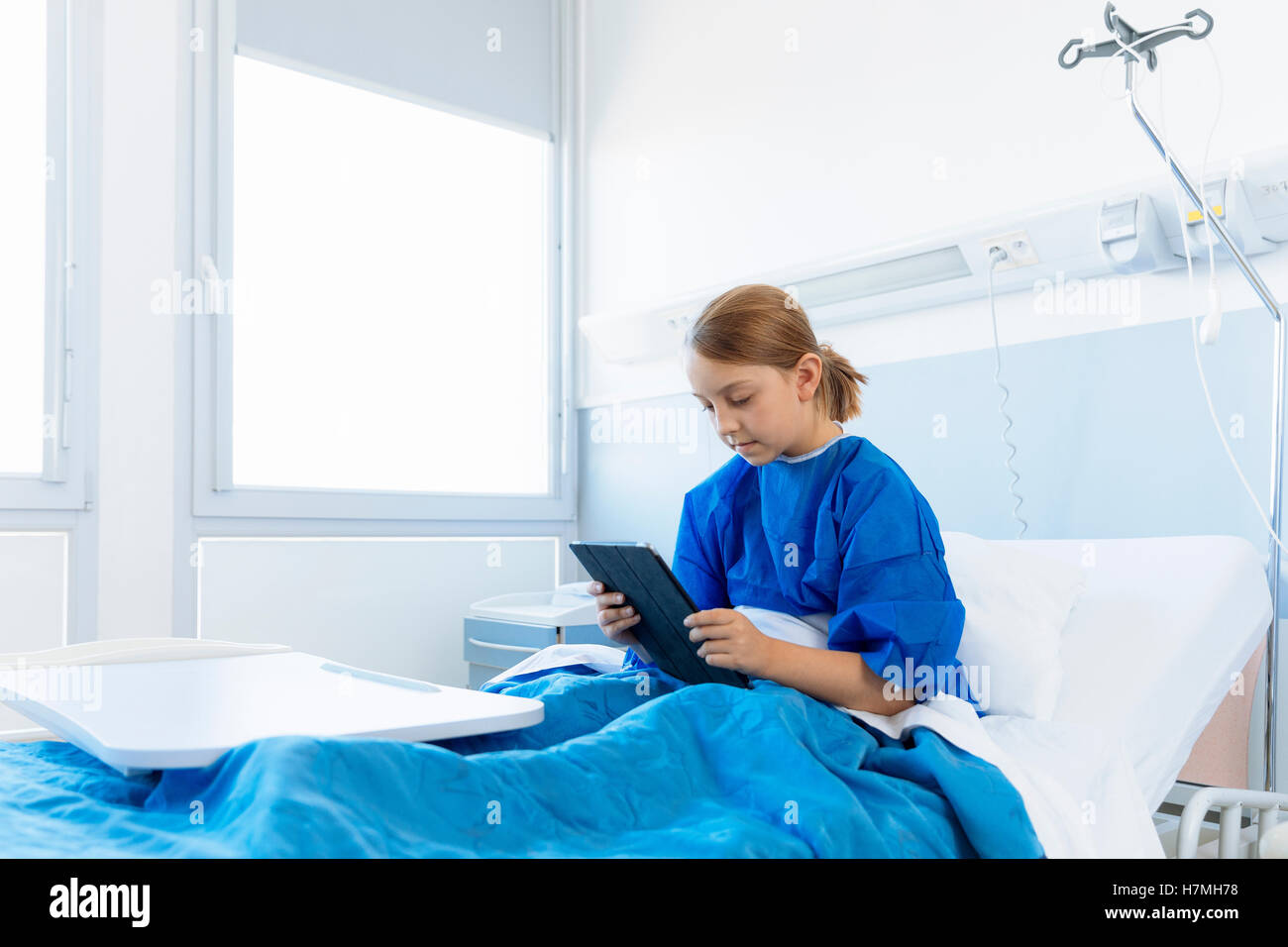 Healthy children in hospital hi-res stock photography and images - Alamy