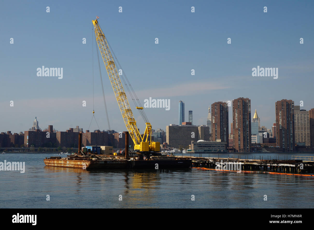 Barge crane hi-res stock photography and images - Alamy