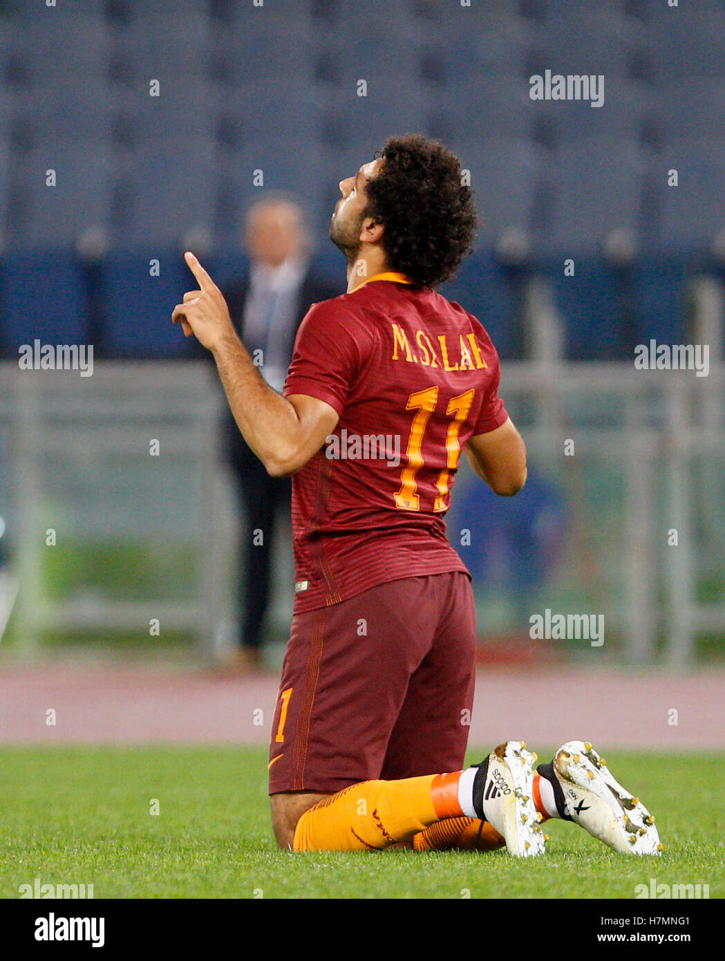 Rome, Italy. 06th Nov, 2016. Roma's Mohamed Salah celebrates after ...